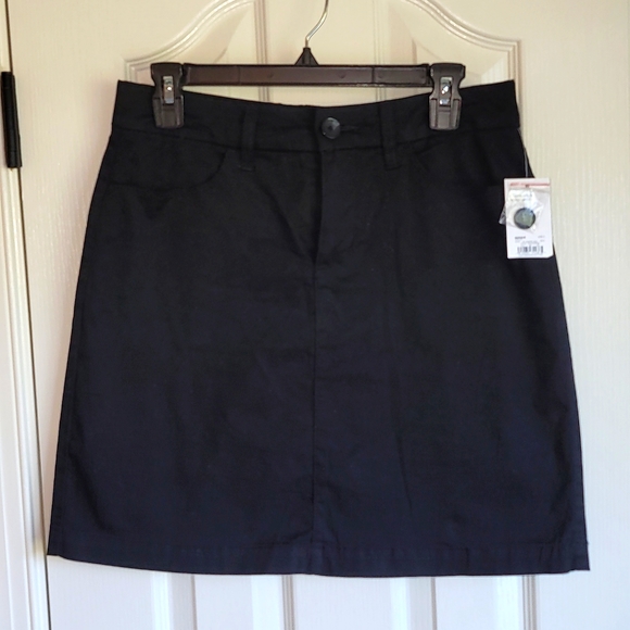 croft & barrow | Skirts | Nwt Croft Barrow Black Classic Stretch Flat ...